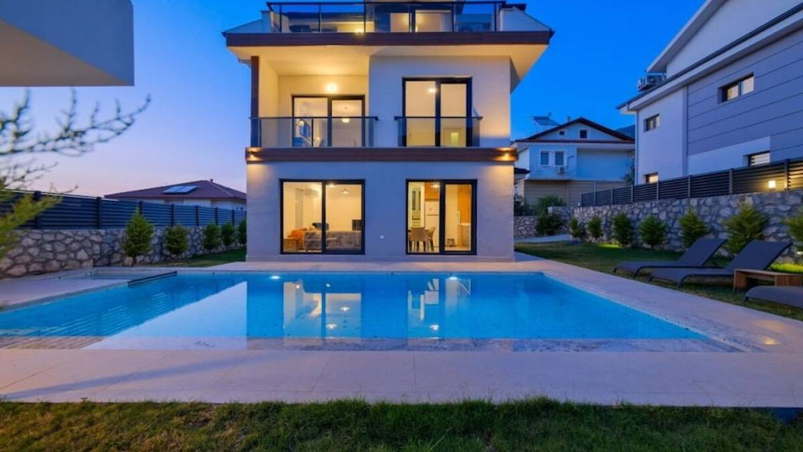 100 M² Ferienwohnung ∙ 4 Schlafzimmer ∙ 8 Gäste - Fethiye