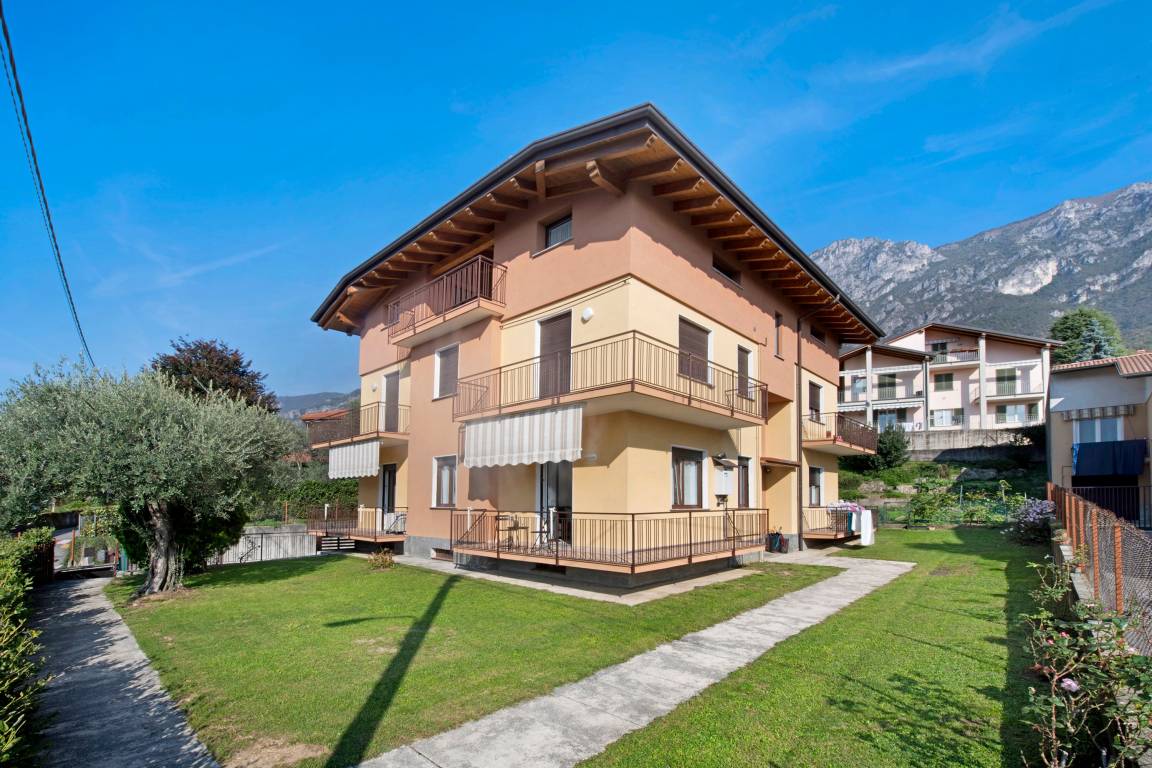 75 M² Apartamento ∙ 2 Habitaciones ∙ 4 Huéspedes - Lierna