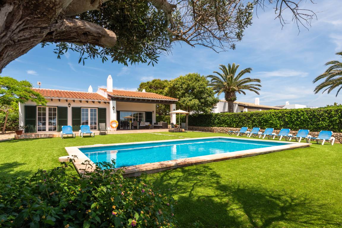 218 M² Villa ∙ 4 Bedrooms ∙ 8 Guests - Binibeca