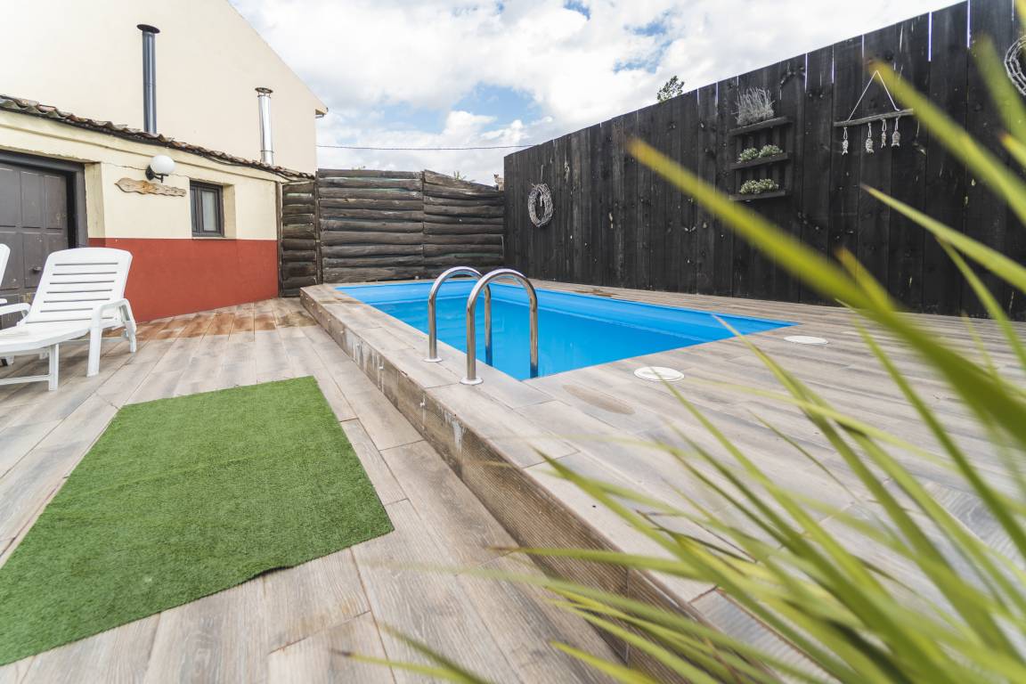 800 M² Maison De Vacances ∙ 6 Chambres ∙ 16 Personnes - Cuéllar