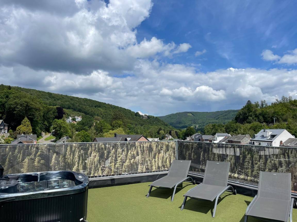 120 M² Appartement ∙ 2 Chambres ∙ 6 Personnes - Lierneux