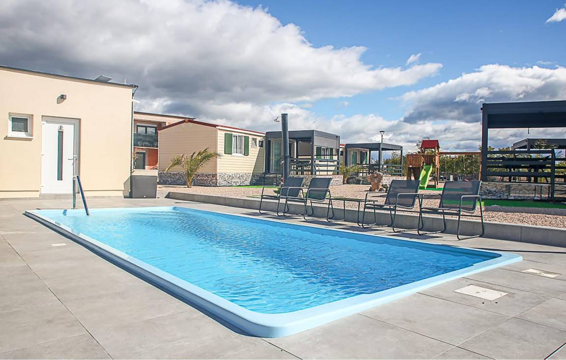 32 M² Campeggio ∙ 2 Camere Da Letto ∙ 5 Ospiti - Lozovac