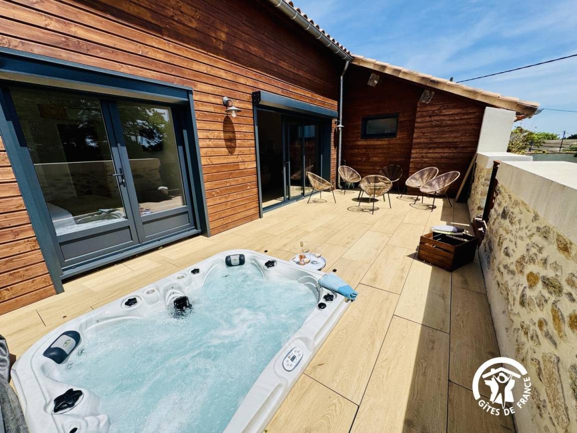 100 M² Gîte ∙ 3 Chambres ∙ 6 Personnes - Lézignan-Corbières