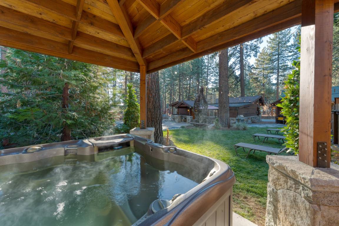 116 M² House ∙ 3 Bedrooms ∙ 8 Guests - North Lake Tahoe, CA
