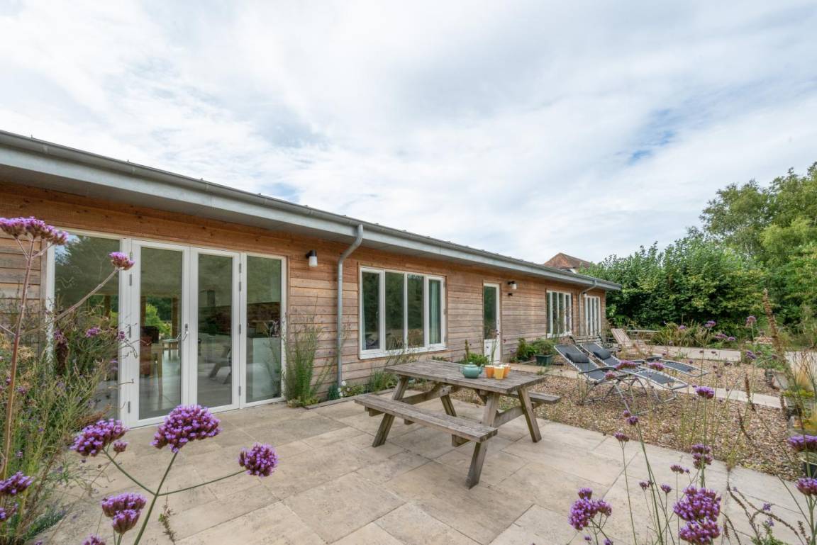 Cottage ∙ 2 Bedrooms ∙ 4 Guests - Kent