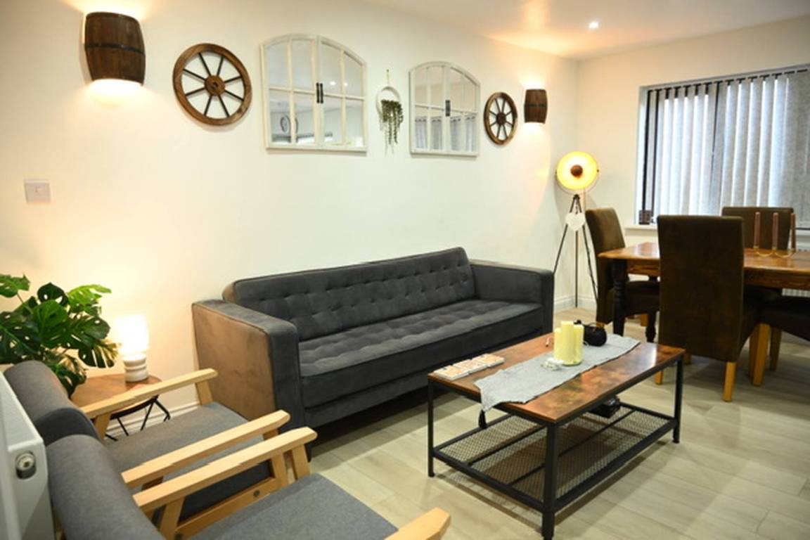 85 M² Casa ∙ 4 Habitaciones ∙ 8 Huéspedes - Loughborough