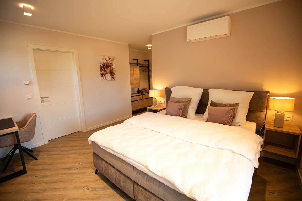 190 M² Ferienhaus ∙ 3 Schlafzimmer ∙ 6 Gäste - Morbach