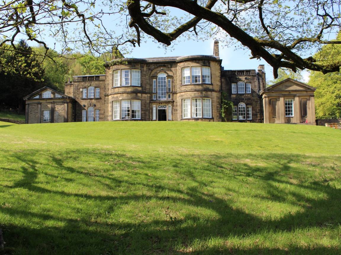 Cottage ∙ 8 Bedrooms ∙ 18 Guests - Holmfirth