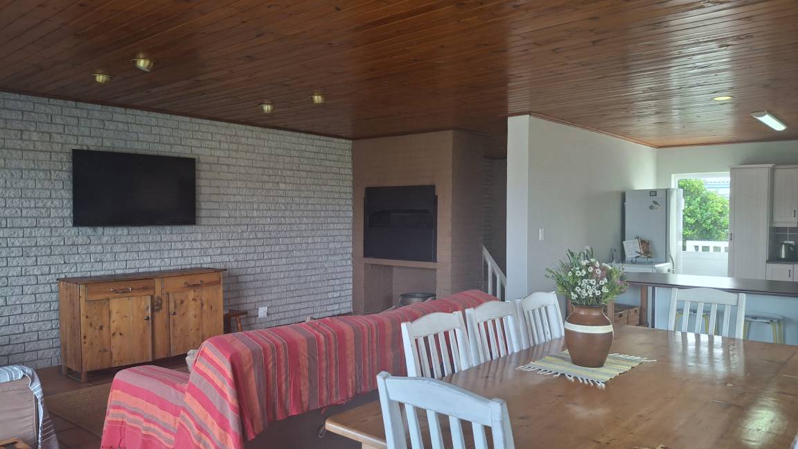 205 M² House ∙ 3 Bedrooms ∙ 5 Guests - Franskraal
