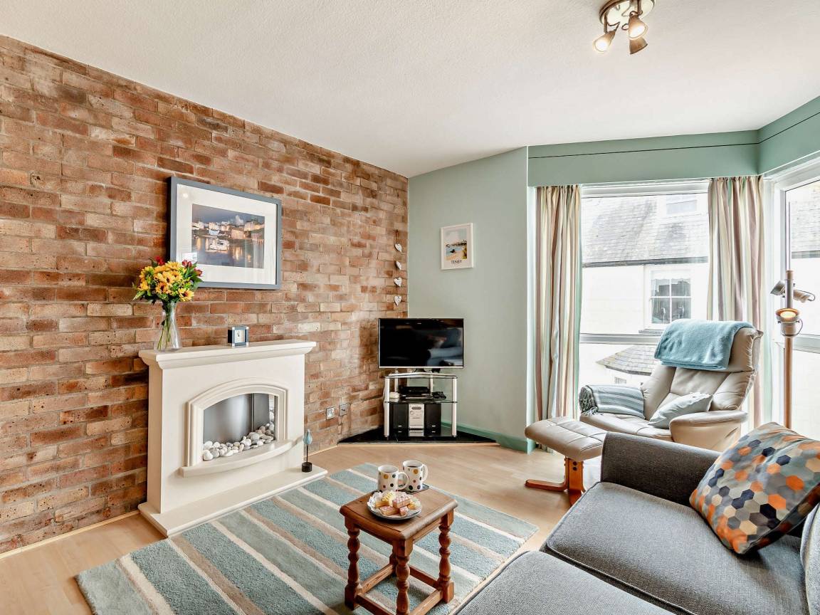 45 M² Cottage ∙ 2 Bedrooms ∙ 5 Guests - Tenby