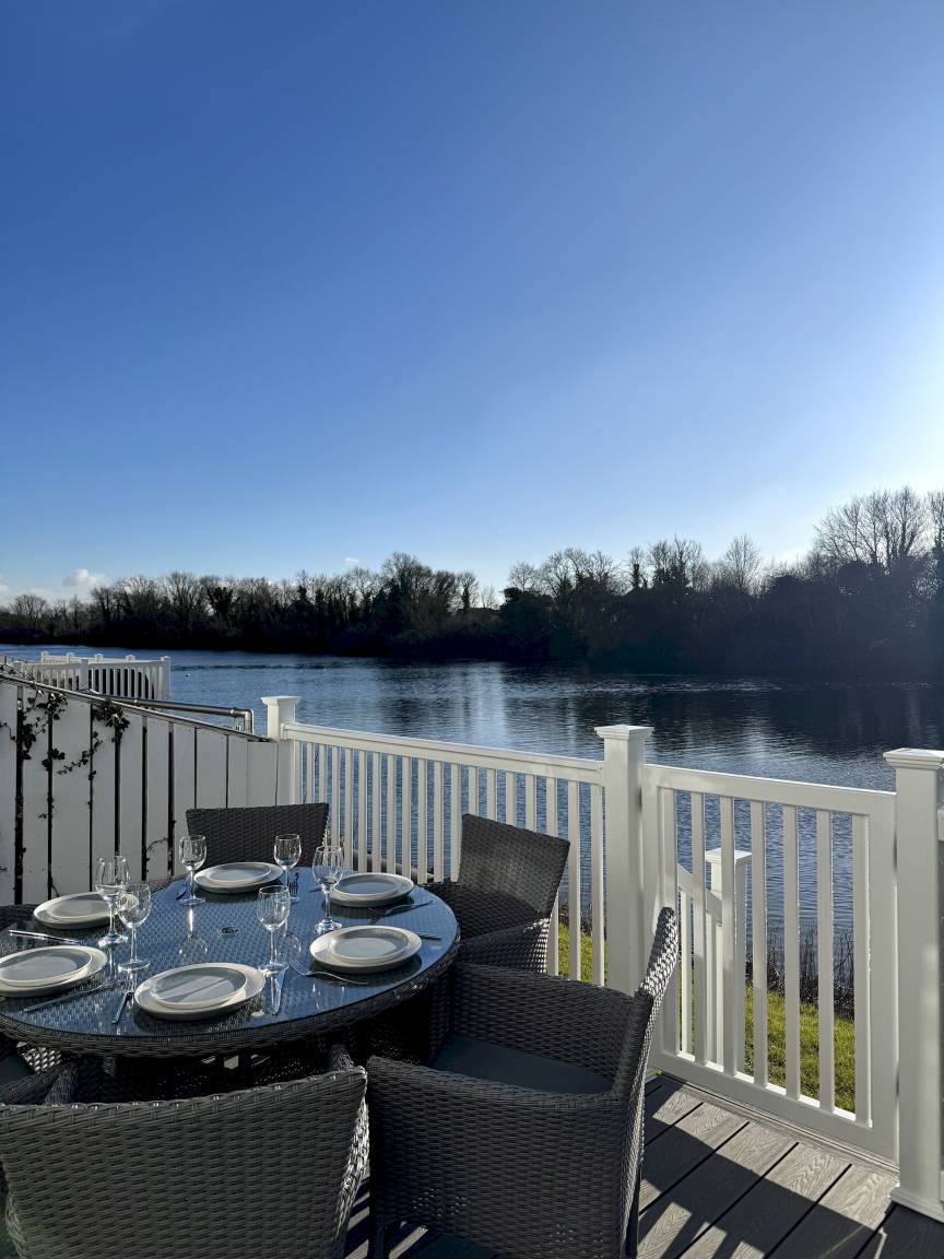 Lodge ∙ 3 Bedrooms ∙ 6 Guests - Wiltshire