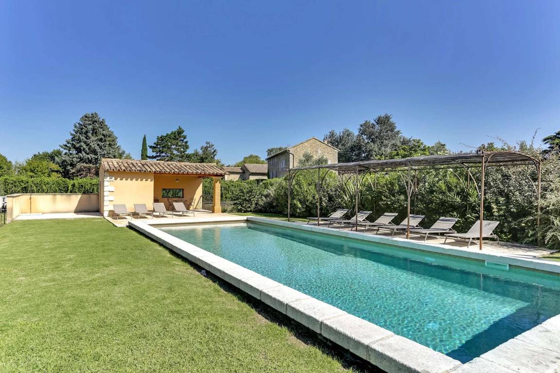 280 M² Villa ∙ 9 Chambres ∙ 15 Personnes - Courthézon