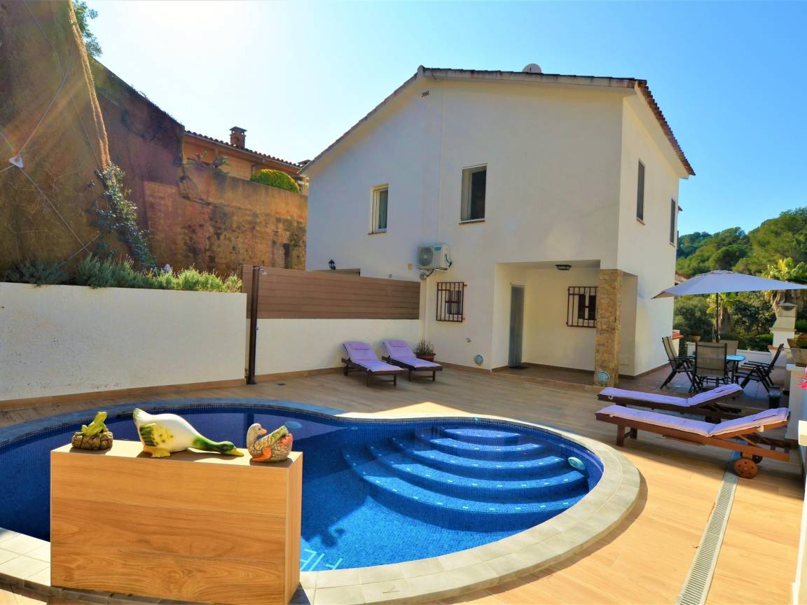 192 M² Villa ∙ 3 Schlafzimmer ∙ 6 Gäste - Lloret de Mar