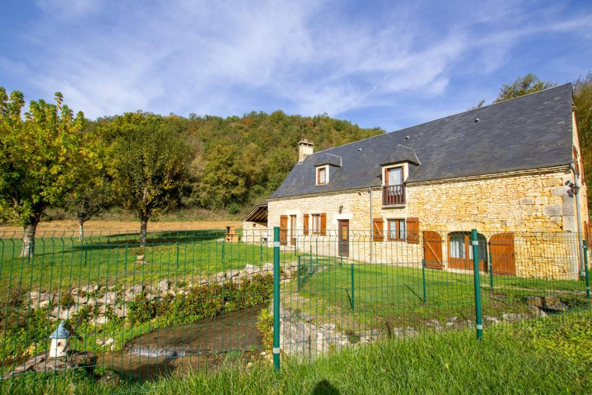 110 M² Gîte ∙ 5 Chambres ∙ 10 Personnes - Souillac
