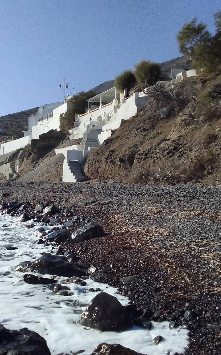 78 M² House ∙ 4 Bedrooms ∙ 4 Guests - Santorini