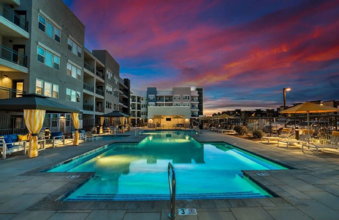 74 M² Apartment ∙ 1 Bedroom ∙ 3 Guests - Glendale, AZ