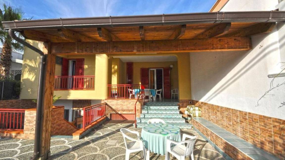 120 M² Apartamento ∙ 3 Habitaciones ∙ 8 Huéspedes - Torre San Giovanni