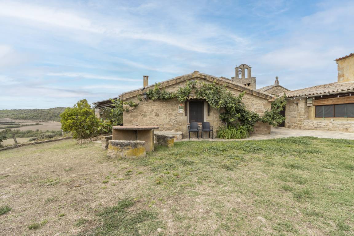 62 M² House ∙ 3 Bedrooms ∙ 4 Guests - Cardona, Spain