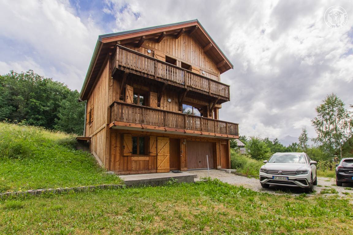 110 M² Mökki ∙ 3 Makuuhuonetta ∙ 10 Vierasta - Les Karellis