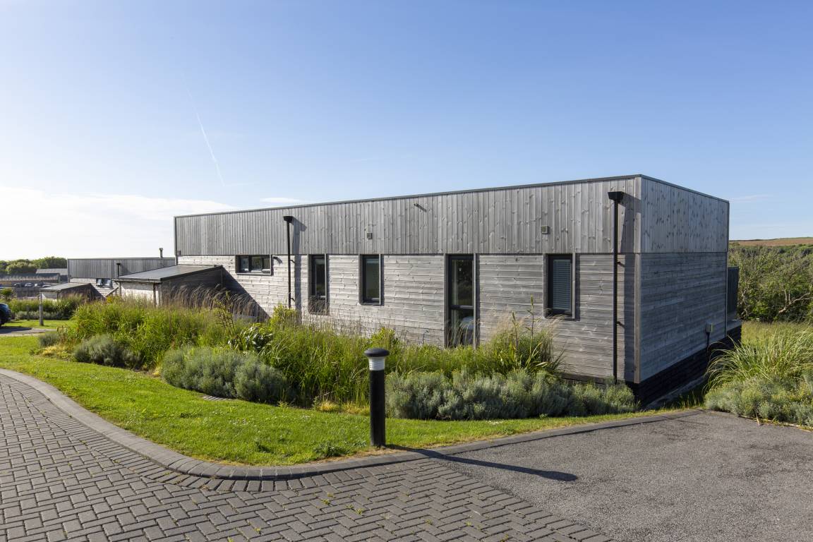 Cottage ∙ 4 Bedrooms ∙ 8 Guests - Troon