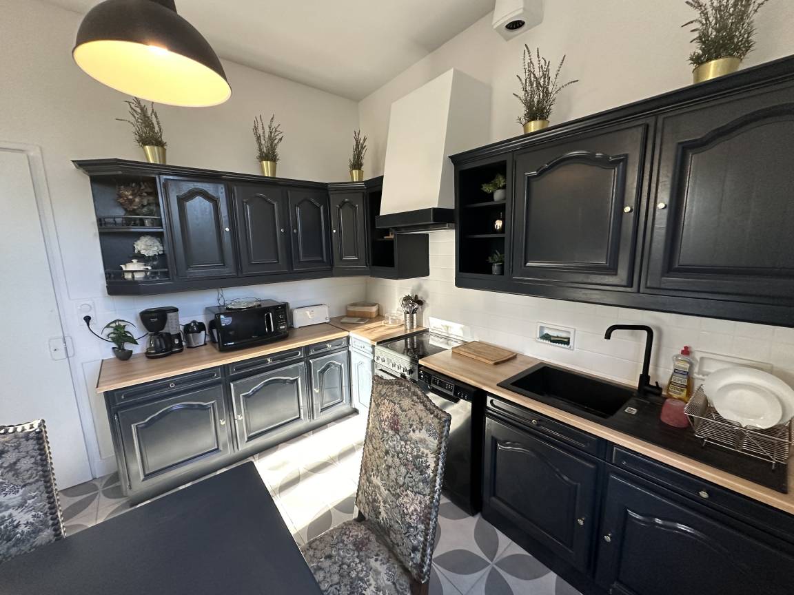 138 M² House ∙ 4 Bedrooms ∙ 11 Guests - Saint-Florentin