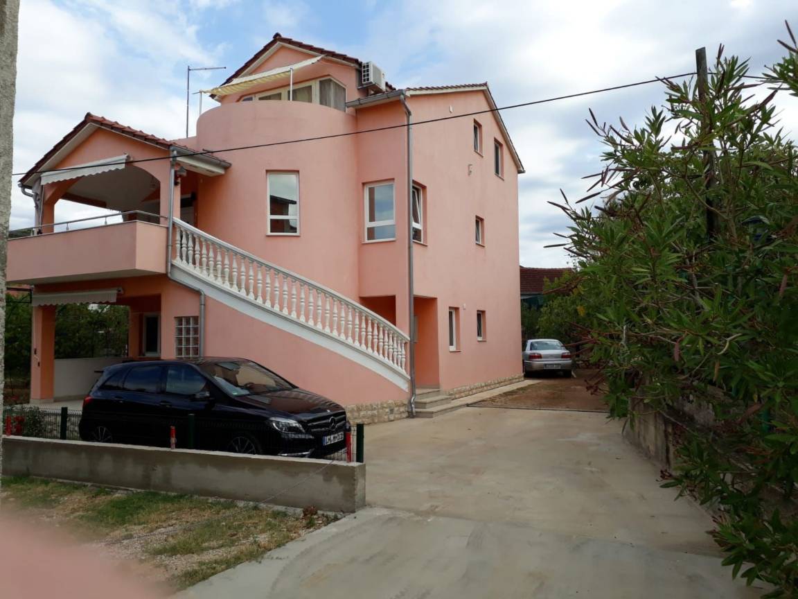 80 M² Apartment ∙ 2 Bedrooms ∙ 5 Guests - Vodice