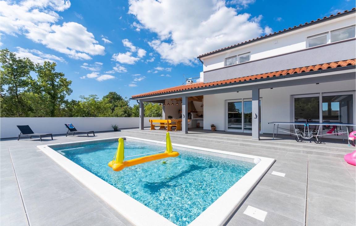 155 M² House ∙ 3 Bedrooms ∙ 8 Guests - Kanfanar