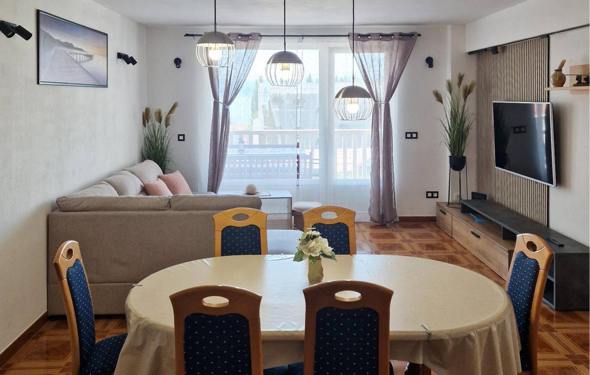 90 M² Apartamento ∙ 2 Quartos ∙ 5 Hóspedes - Omiš