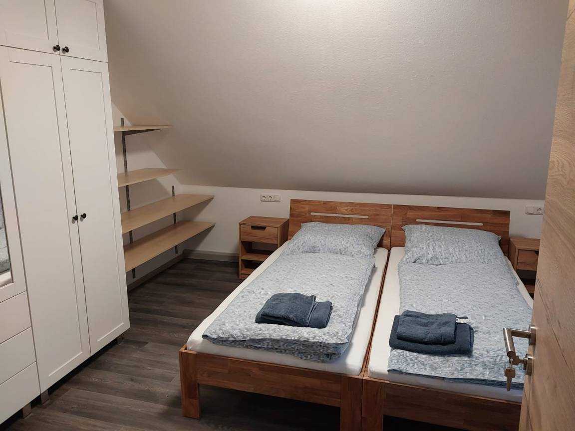 95 M² Ferienwohnung ∙ 3 Schlafzimmer ∙ 7 Gäste - Neunburg vorm Wald