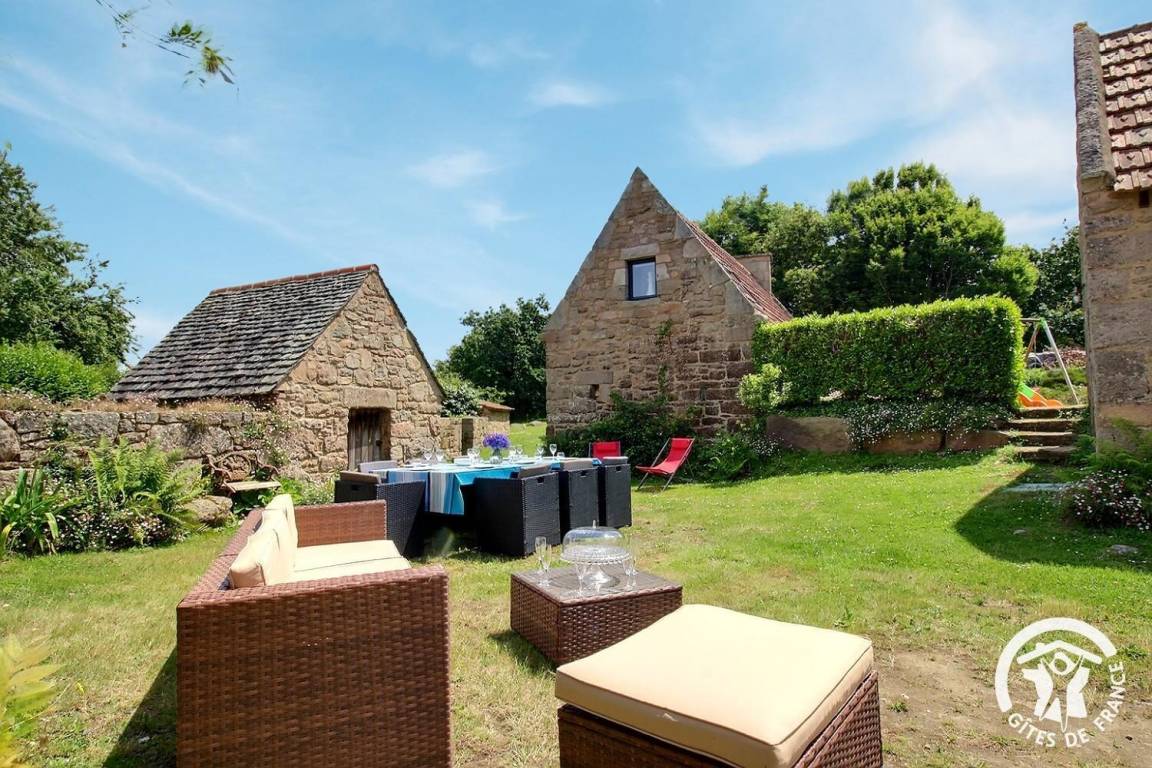 240 M² Gîte ∙ 7 Chambres ∙ 14 Personnes - Lannion