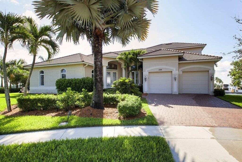 House ∙ 5 Bedrooms ∙ 12 Guests - Marco Island, FL