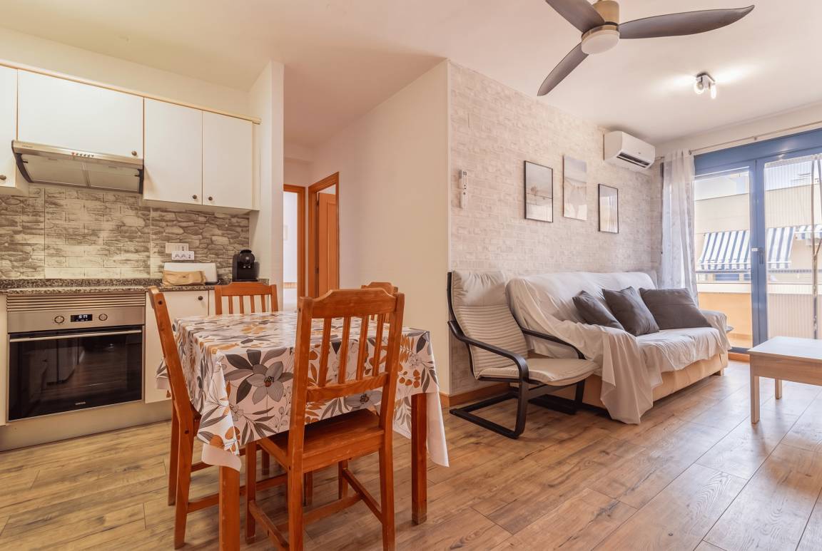 86 M² Apartamento ∙ 2 Habitaciones ∙ 5 Huéspedes - Canet d'en Berenguer