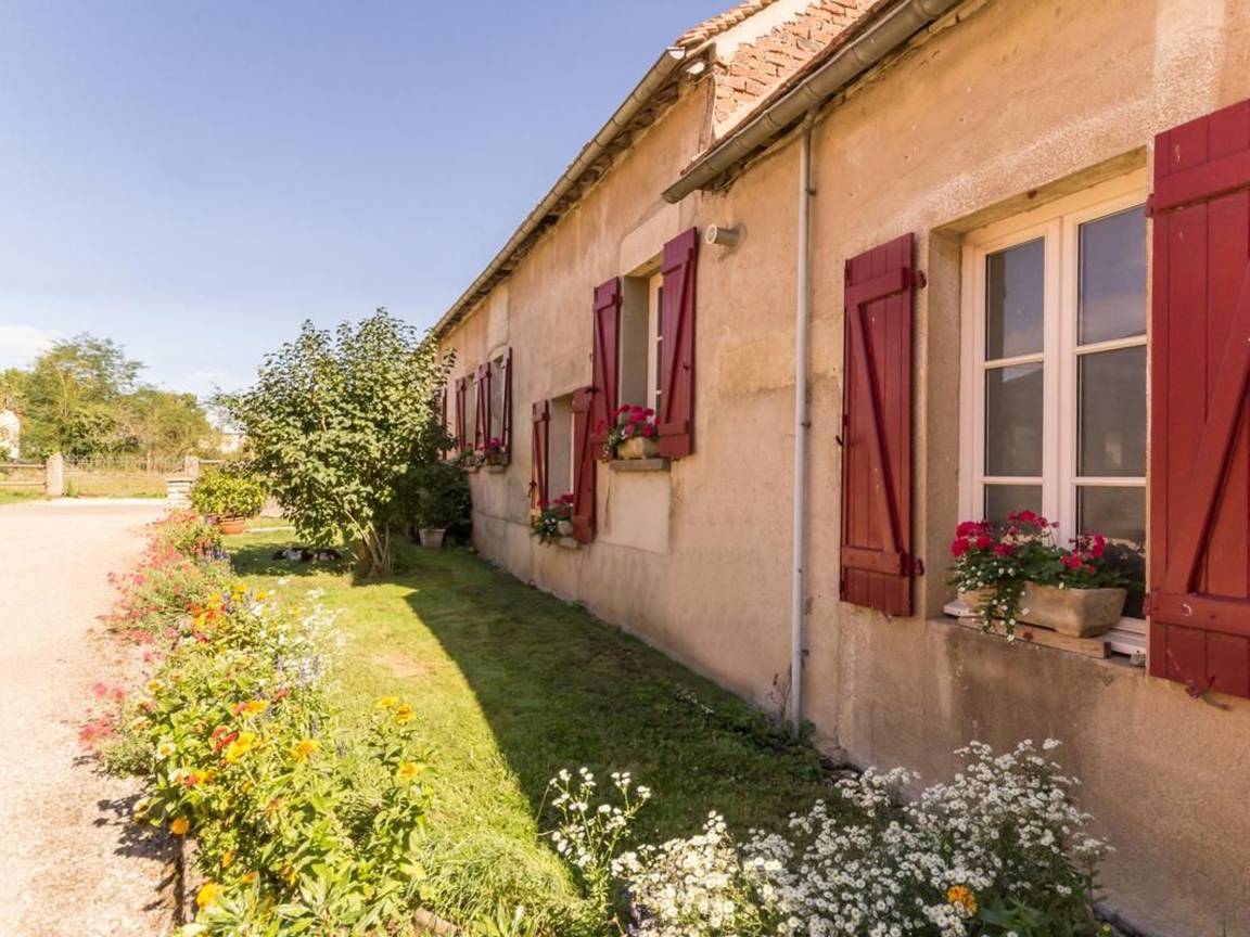 25 M² Bed And Breakfast ∙ 1 Bedroom ∙ 4 Guests - Semur-en-Auxois