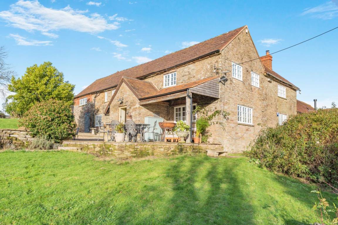 Cottage ∙ 5 Bedrooms ∙ 10 Guests - Shropshire