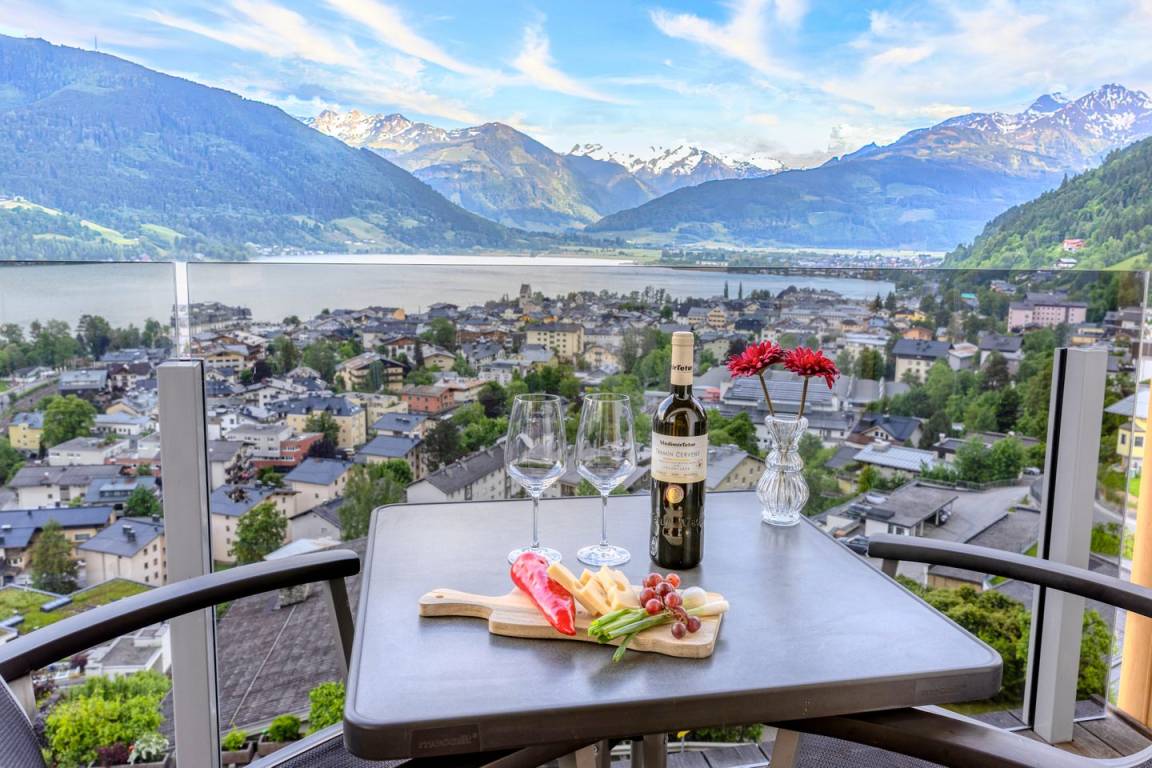 160 M² Apartment ∙ 3 Bedrooms ∙ 10 Guests - Zell am See