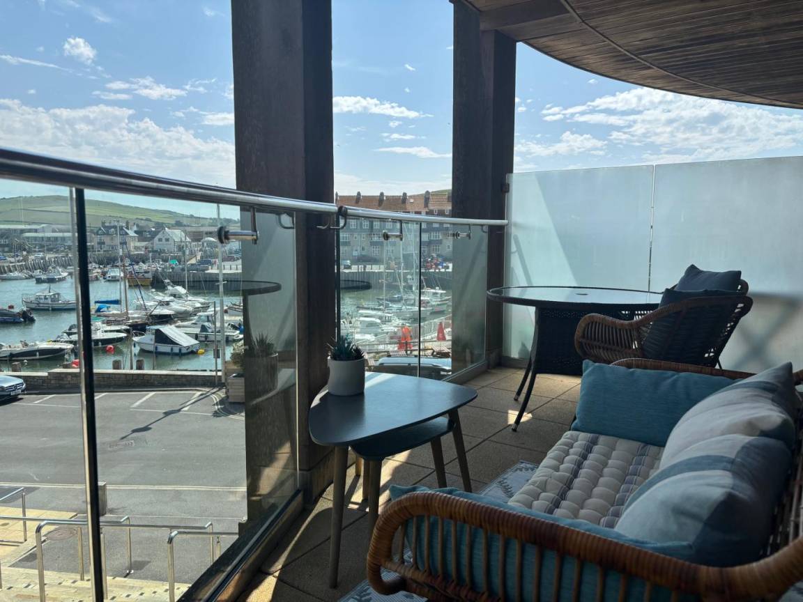 Apartment ∙ 2 Bedrooms ∙ 4 Guests - Bridport