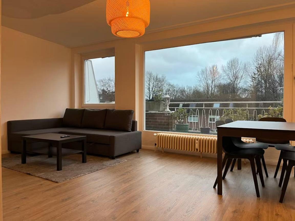 88 M² Ferienwohnung ∙ 3 Schlafzimmer ∙ 5 Gäste - Schenefeld