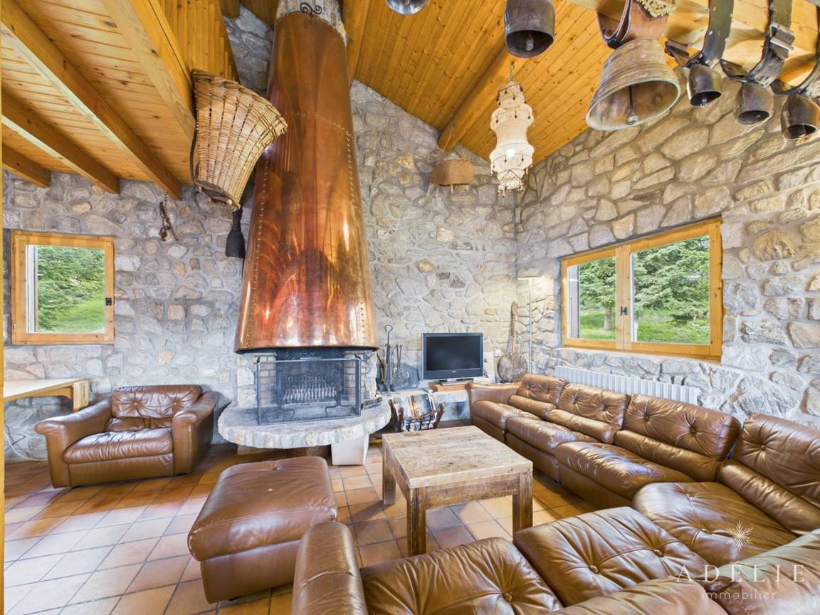 250 M² Chalet ∙ 8 Bedrooms ∙ 18 Guests - La Thuile