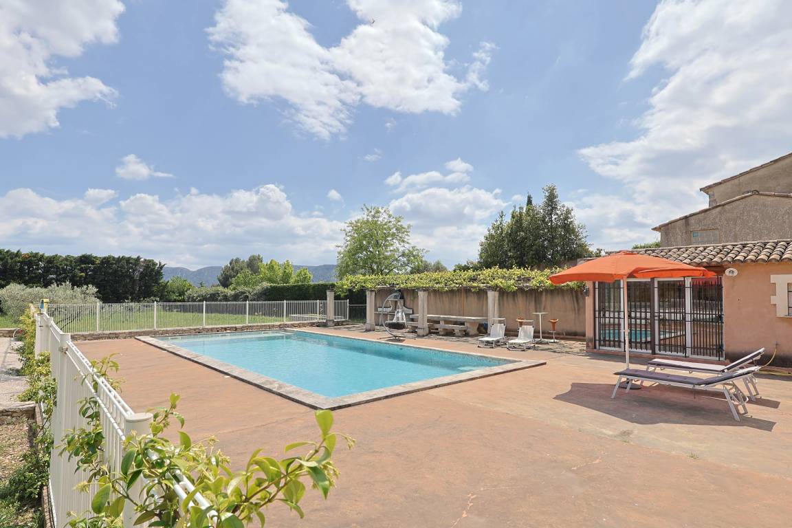 100 M² Ferienhaus ∙ 2 Schlafzimmer ∙ 4 Gäste - Saint-Rémy-de-Provence