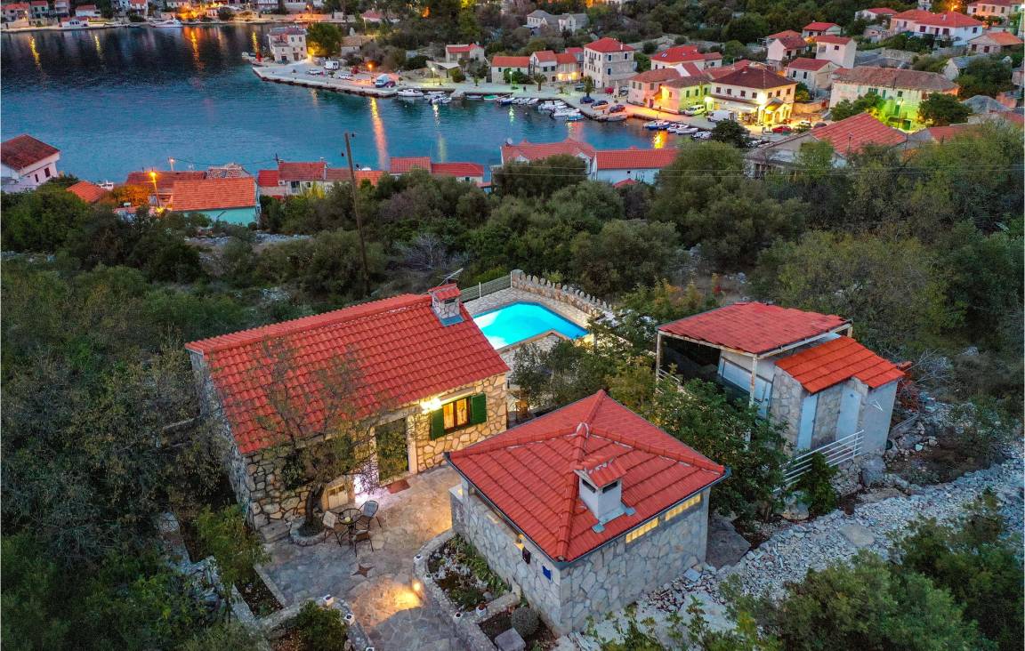 50 M² Ferienhaus ∙ 2 Schlafzimmer ∙ 6 Gäste - Maslinica