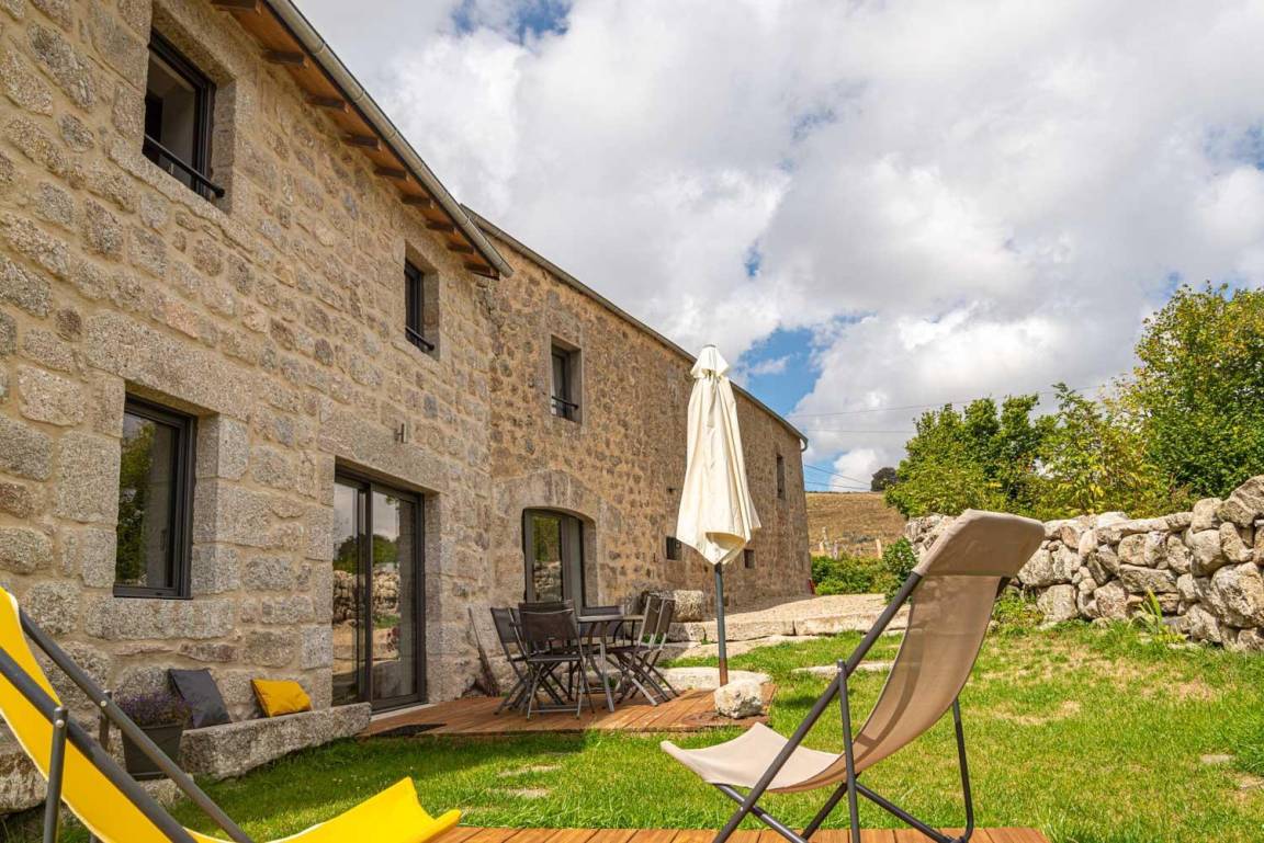 120 M² Gîte ∙ 3 Chambres ∙ 6 Personnes - Lozère