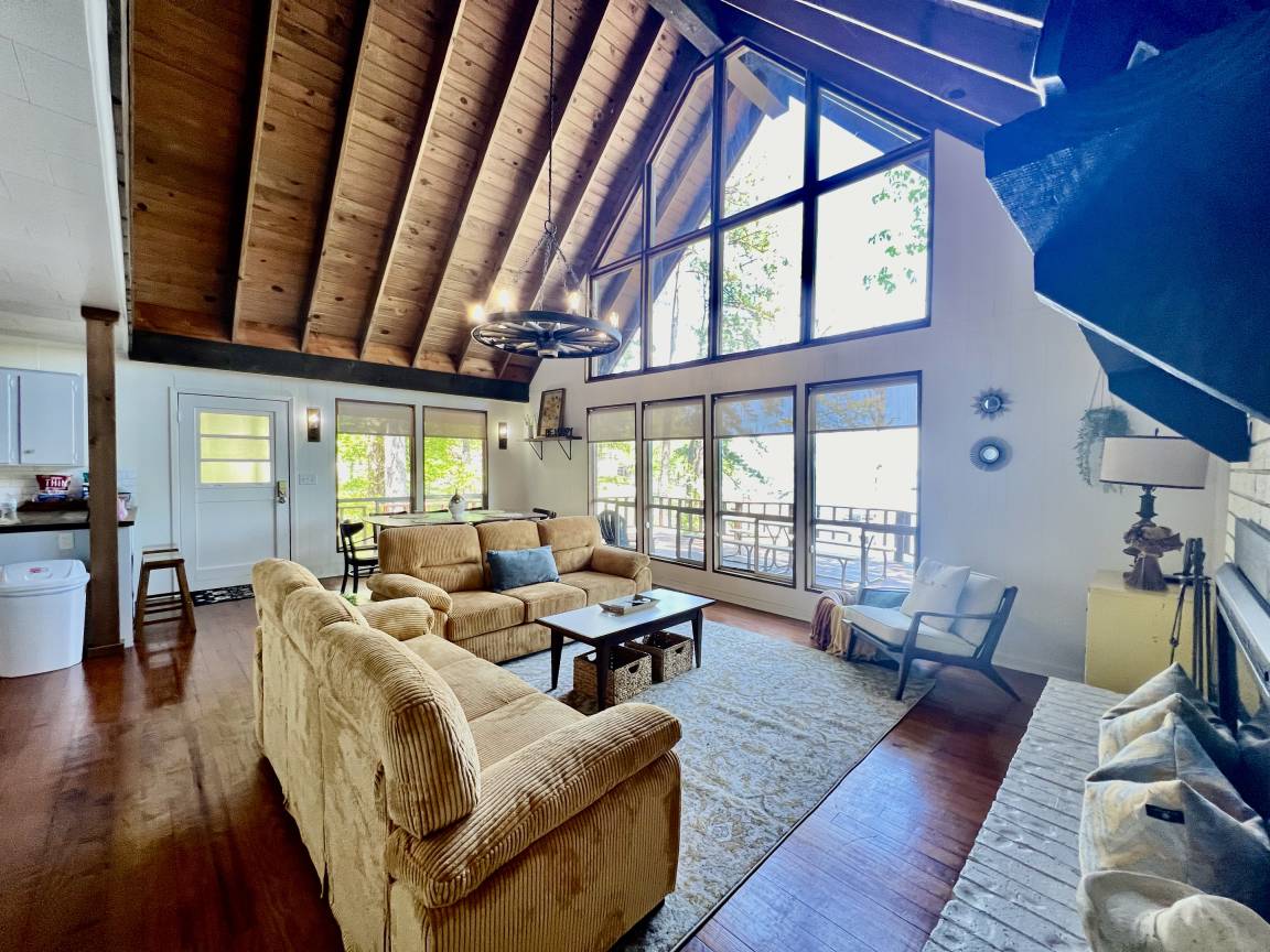 130 M² Cabin ∙ 3 Bedrooms ∙ 8 Guests - Toledo Bend Reservoir