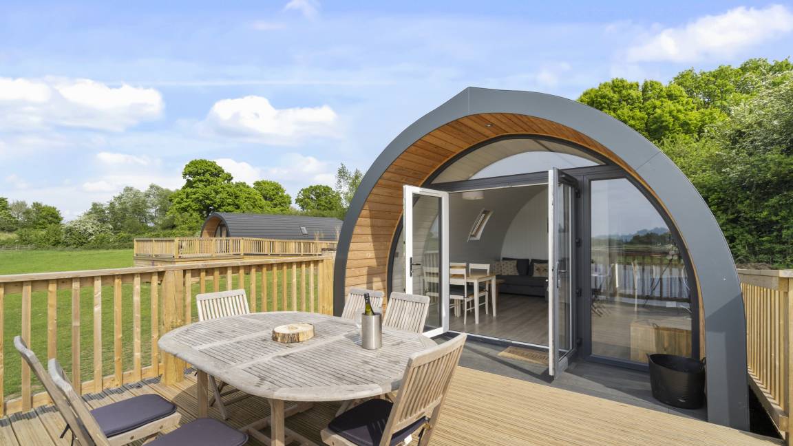 35 M² Chalet ∙ 2 Bedrooms ∙ 6 Guests - Hertfordshire