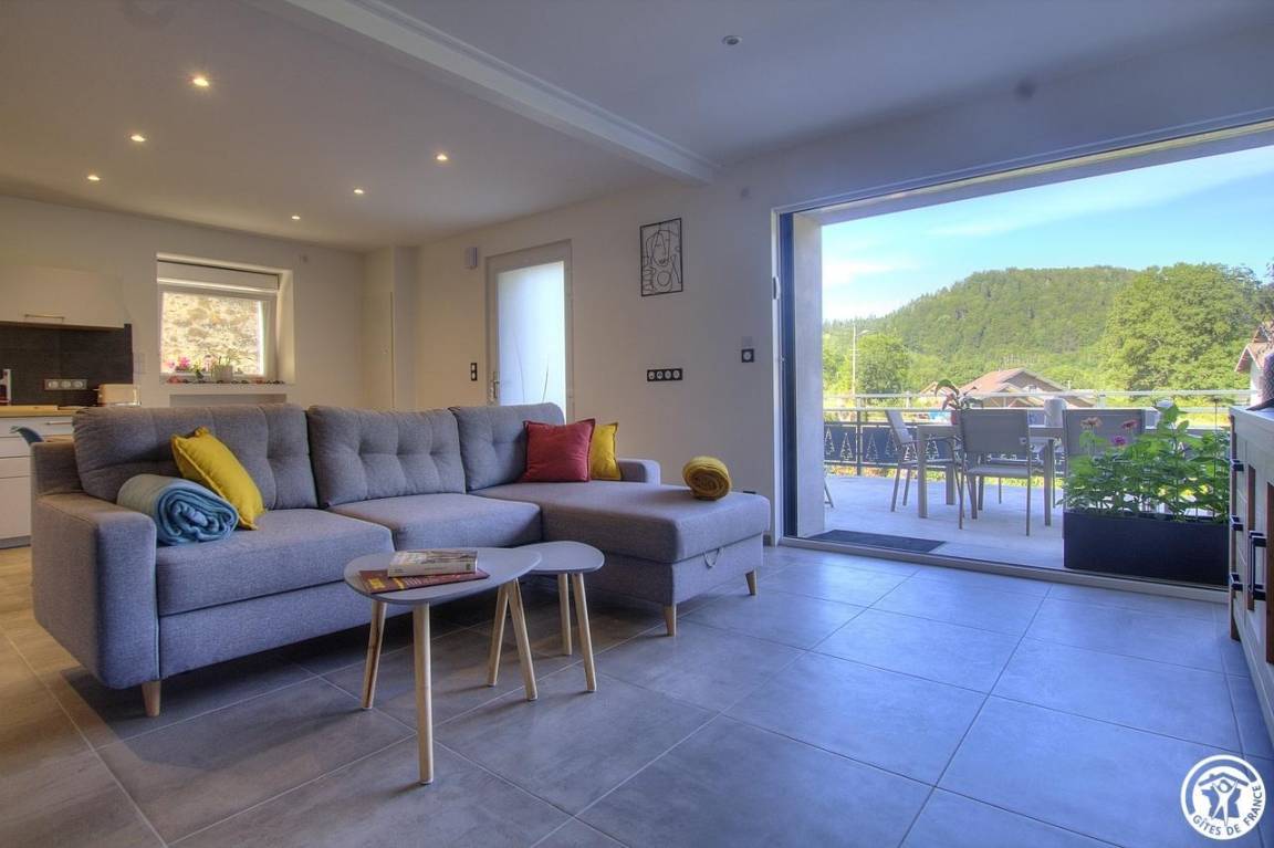 61 M² Gîte ∙ 2 Chambres ∙ 6 Personnes - Lac de Viry