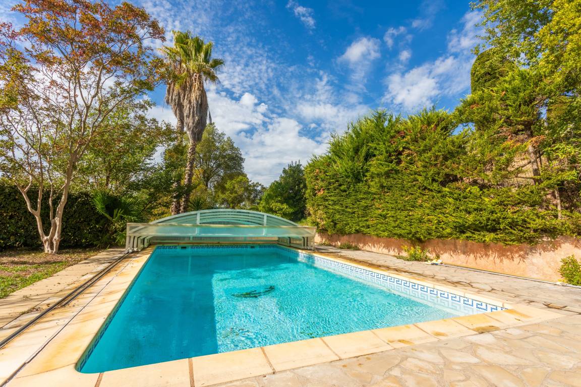 135 M² Maison De Vacances ∙ 4 Chambres ∙ 6 Personnes - Saint-Raphaël