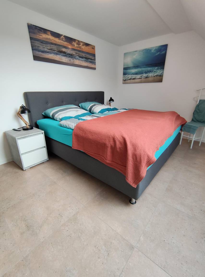 75 M² Ferienwohnung ∙ 2 Schlafzimmer ∙ 4 Gäste - Pirmasens