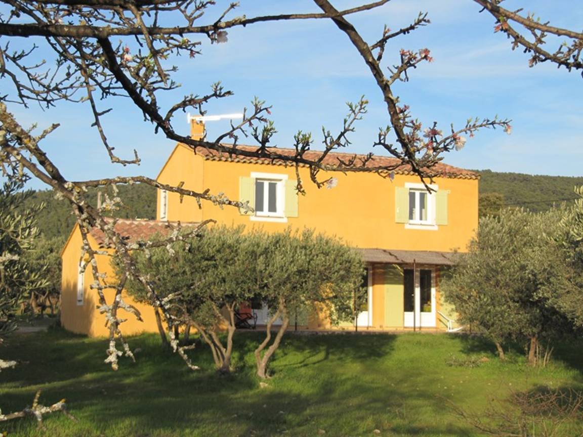89 M² Maison De Vacances ∙ 3 Chambres ∙ 6 Personnes - Régusse
