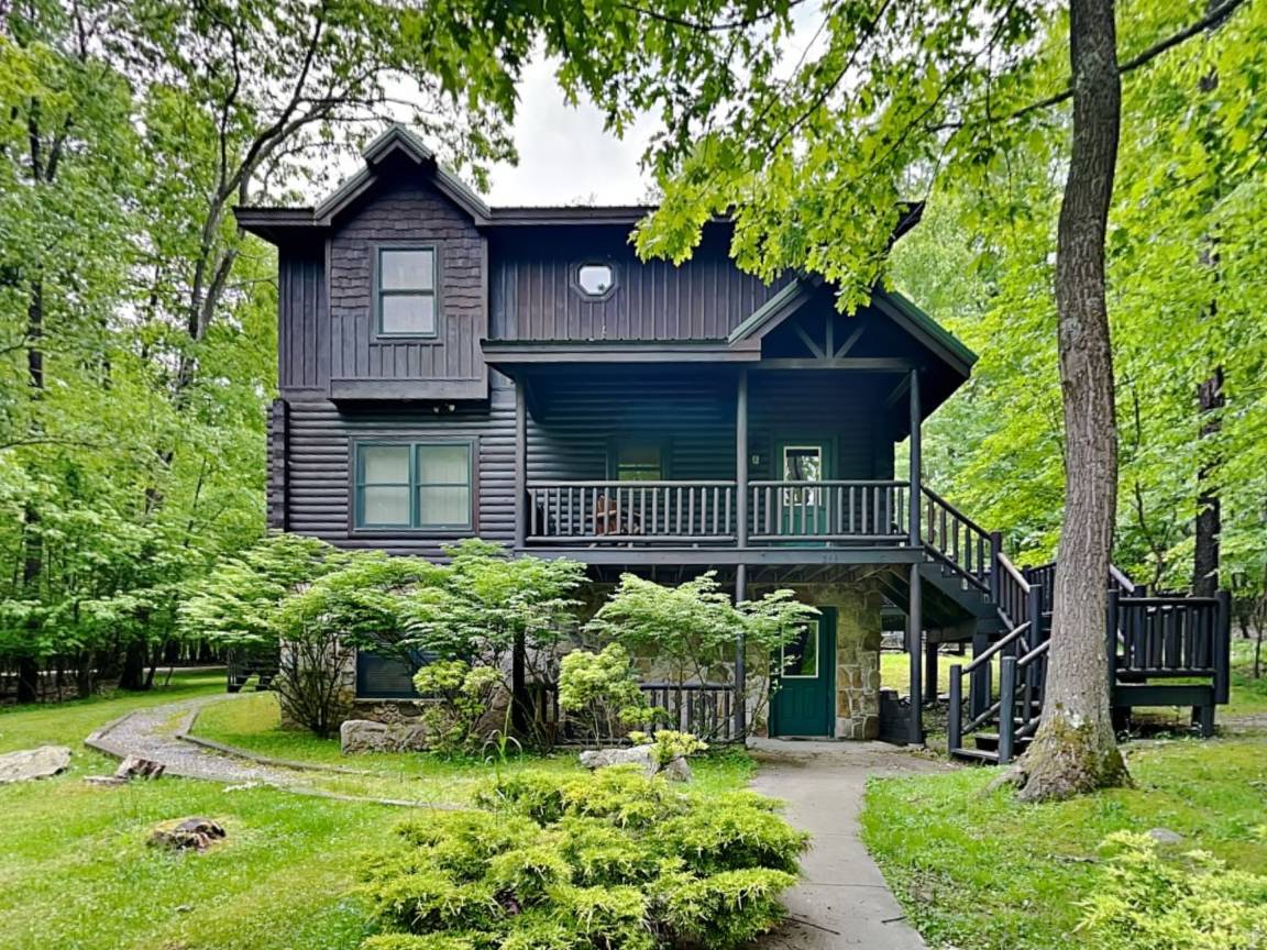 259 M² House ∙ 4 Bedrooms ∙ 8 Guests - Deep Creek Lake, Oakland