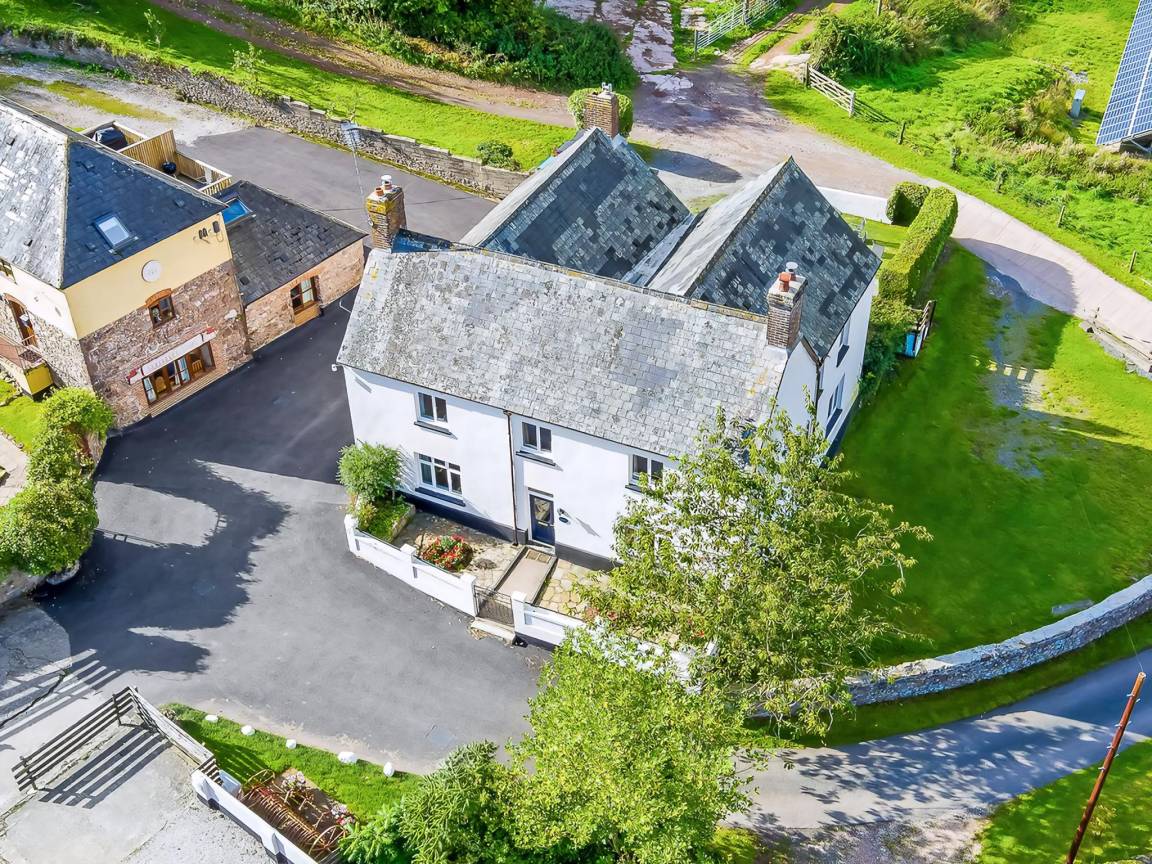 Cottage ∙ 7 Bedrooms ∙ 15 Guests - Teignmouth