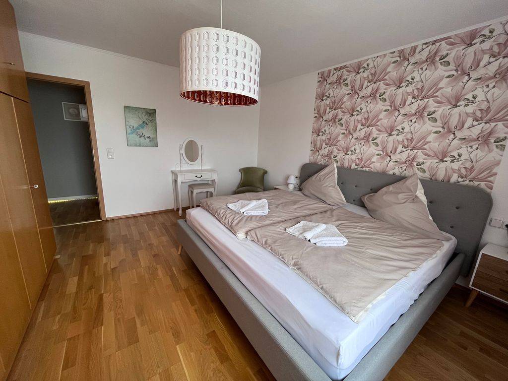 80 M² Ferienwohnung ∙ 2 Schlafzimmer ∙ 4 Gäste - Bad Wildungen